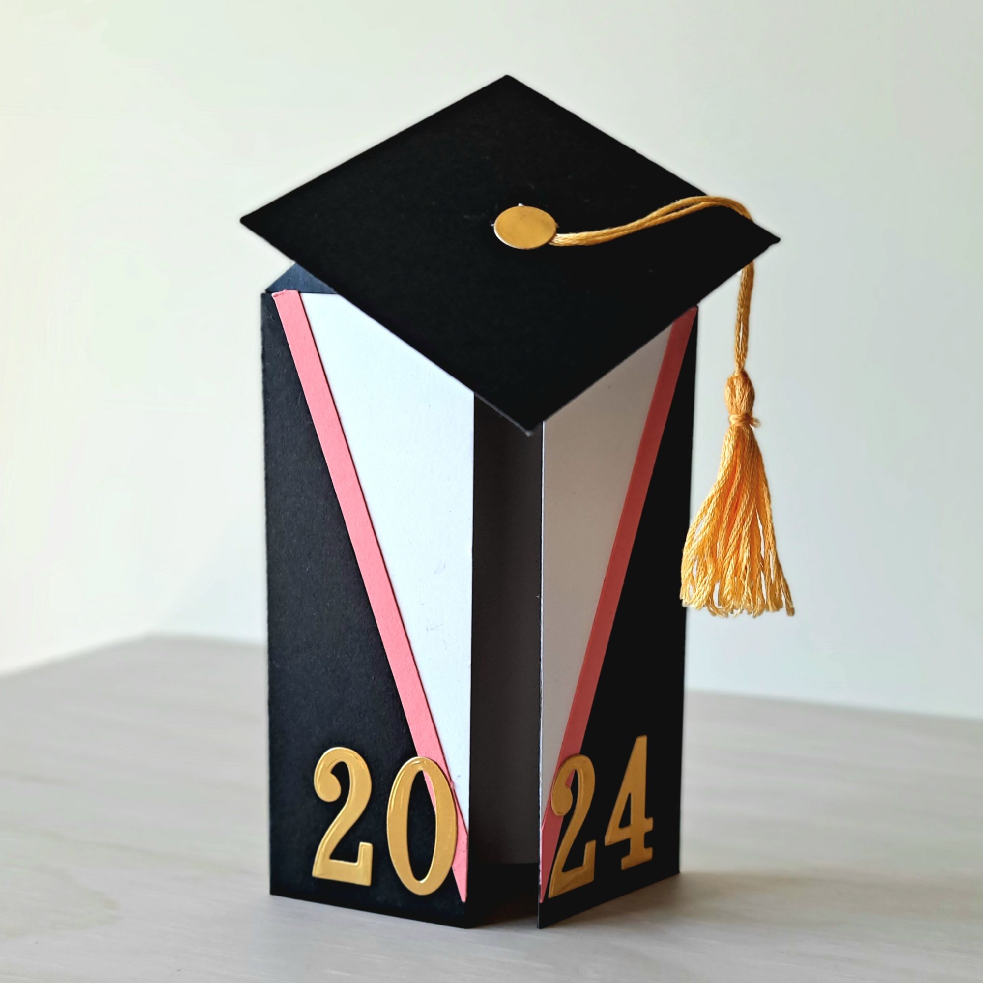 Pop Up Card | Graduation Theme – Hugs in a Card