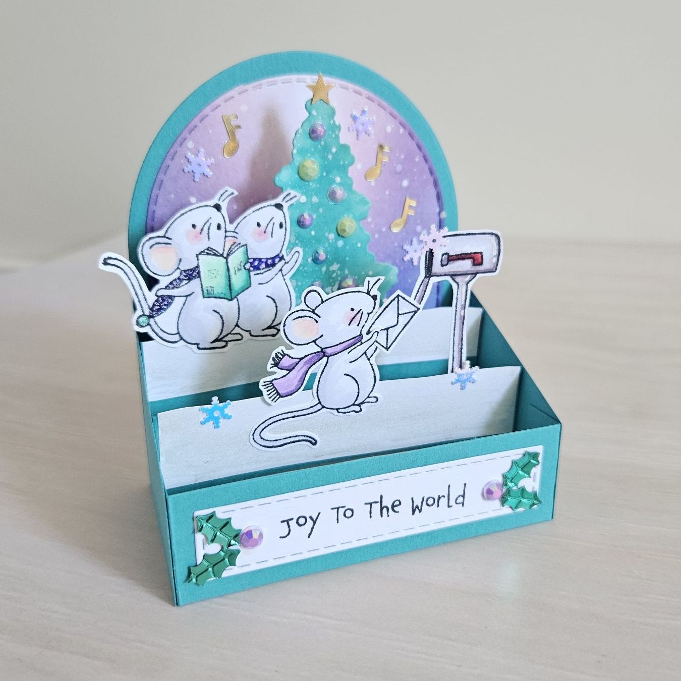 DIY Christmas MFT Outside The Box Pop Up Card: Merry Mice – Hugs in a Card
